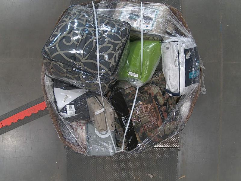 Pallets of Wholesale Housewares - Liquidation.com Auctions