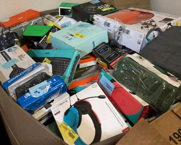 Pallets of Wholesale Consumer Electronics - Liquidation.com Auctions